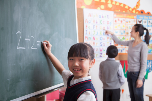 Photo Libre De Droit De Écolière En Mathématiques Équation Sur Le