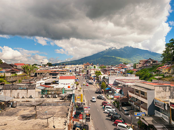 1 300 Bukittinggi Foto Stok Potret And Gambar Bebas Royalti Istock
