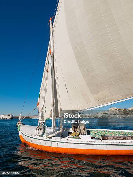 Perahu Felucca Menyusuri Sungai Nil Di Aswan Di Egyp Foto Stok - Unduh ... Perahu Felucca Menyusuri Sungai Nil Di Aswan Di Egyp Foto Stok - Unduh ...