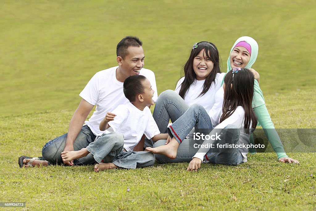 Selamat Berbahagia Keluarga Besar Di Taman Foto Stok - Unduh Gambar ... Selamat Berbahagia Keluarga Besar Di Taman Foto Stok - Unduh Gambar ...