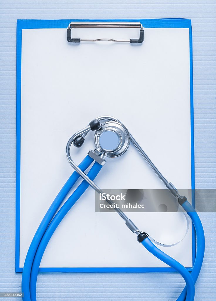 Stetoskop Klasik Di Clipboard Dengan Lembar Kosong Putih Pap Foto Stok ... Stetoskop Klasik Di Clipboard Dengan Lembar Kosong Putih Pap Foto Stok ...