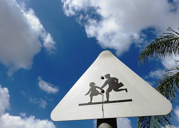Free picture: Pedestrian crossing sign with blue background