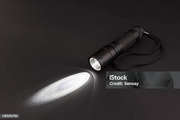 Led 손전등을 있는 광선 손전등에 대한 스톡 사진 및 기타 이미지 손전등 Led 조명 성화 Istock