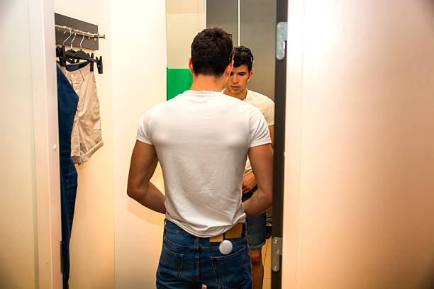 24.200+ Hombre Vistiendose Fotografías de stock, fotos e imágenes ... 24.200+ Hombre Vistiendose Fotografías de stock, fotos e imágenes ...