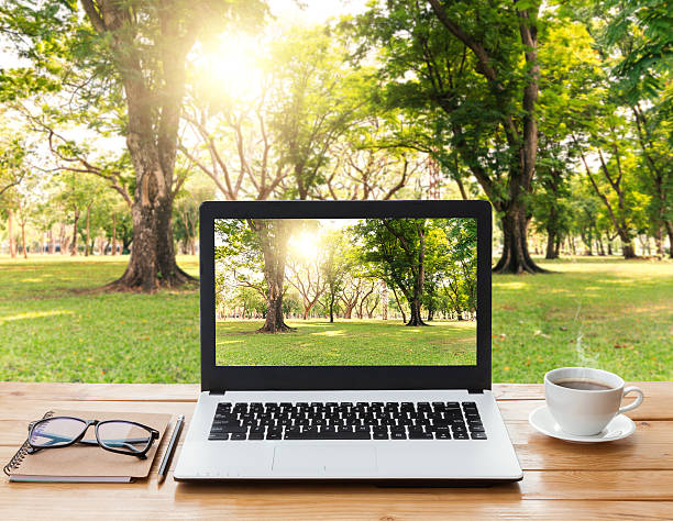 Laptop Outside Pictures | Download Free Images on Unsplash
