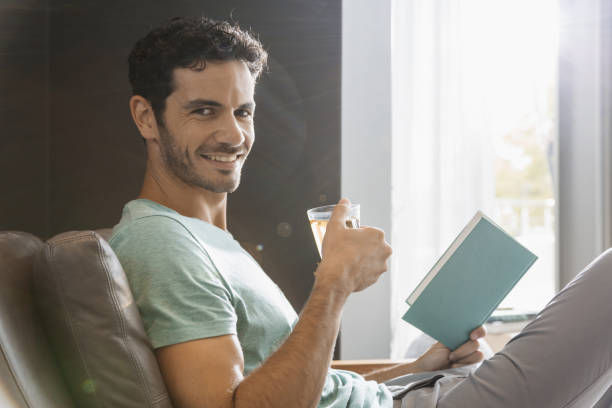 Man Reading Book Pictures [HD] | Download Free Images on Unsplash