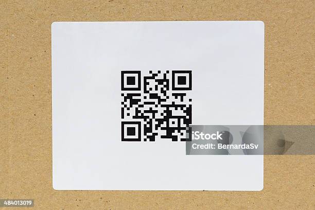 Qr Kode Label Pada Karton Foto Stok - Unduh Gambar Sekarang ... Qr Kode Label Pada Karton Foto Stok - Unduh Gambar Sekarang ...