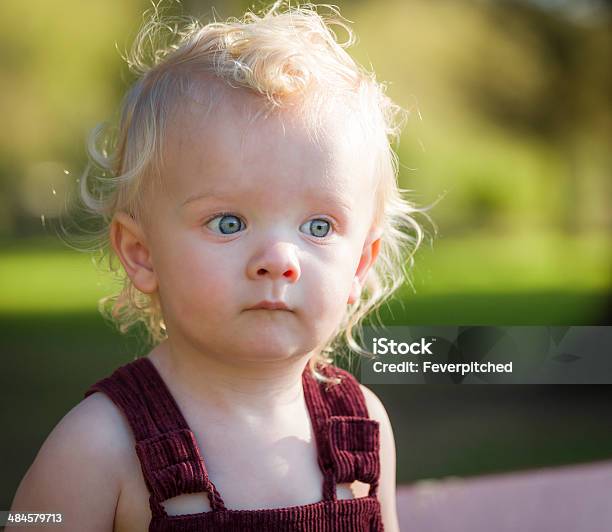 Potret Bocah Muda Imut Di Taman Foto Stok - Unduh Gambar Sekarang ... Potret Bocah Muda Imut Di Taman Foto Stok - Unduh Gambar Sekarang ...