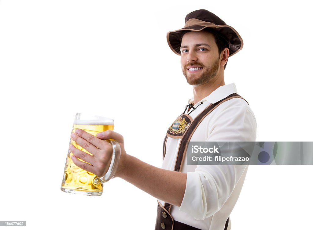 Pemuda Dengan Kostum Tradisional Bavaria Dengan Latar Belakang Putih ... Pemuda Dengan Kostum Tradisional Bavaria Dengan Latar Belakang Putih ...