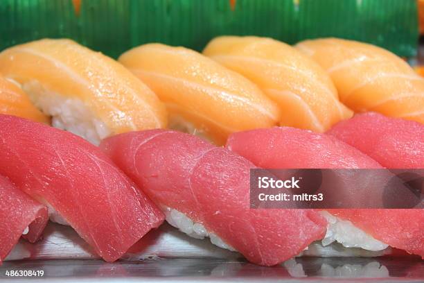 Tutup Sumpit Dengan Sushi Jepang Foto Stok Unduh Gambar Sekarang
