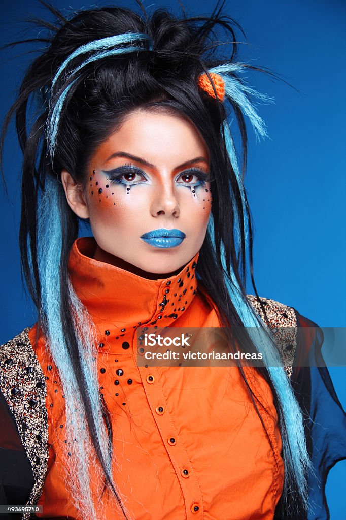 Makeup Gaya Rambut Batu Potret Model Punk Muda Yang Cantik Foto Stok