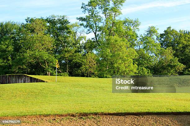 Lapangan Golf Dengan Perangkap Bunker Berpasir Pohon Hijau Bendera Foto ... Lapangan Golf Dengan Perangkap Bunker Berpasir Pohon Hijau Bendera Foto ...