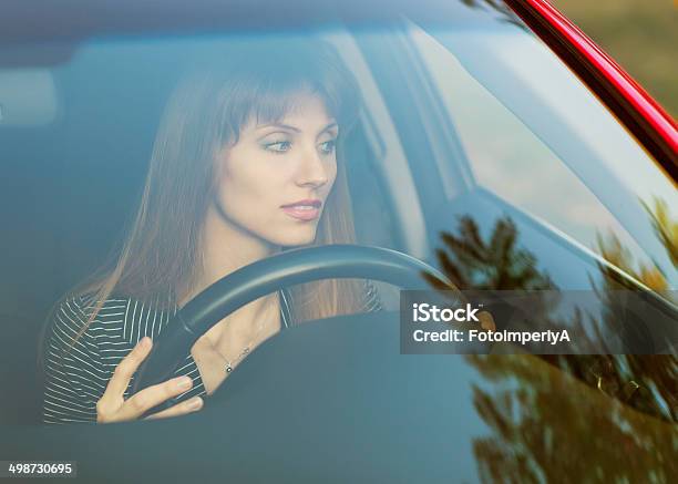 여자아이 자동차로 여행하는 미소 고객에 대한 스톡 사진 및 기타 이미지 고객 구매 귀여운 Istock