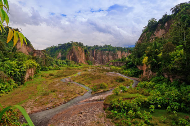 1 300 Bukittinggi Foto Stok Potret And Gambar Bebas Royalti Istock