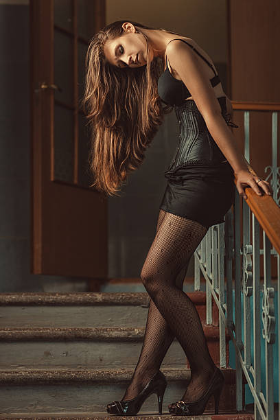 230 Sleazy Girl Photos Taleaux Et Images Libre De Droits Istock 7605
