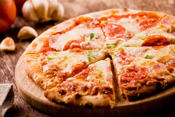 790+ Pizza Peperoni Fotografías de stock, fotos e imágenes libres de ... 790+ Pizza Peperoni Fotografías de stock, fotos e imágenes libres de ...