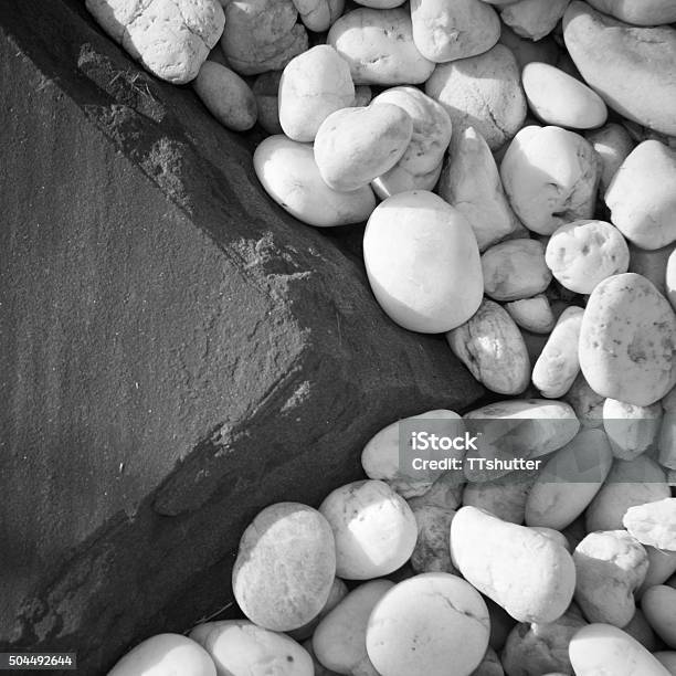 Pebbles 흰색 화강암 욕실이 갖춰져 있습니다 0명에 대한 스톡 사진 및 기타 이미지 0명 건조한 바닥재 Istock