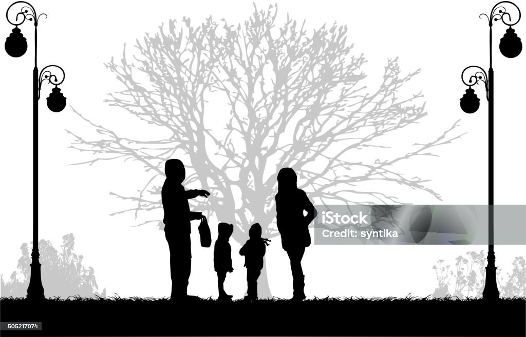 Ilustración De Familia Siluetas En La Naturaleza Y Más Vectores Libres