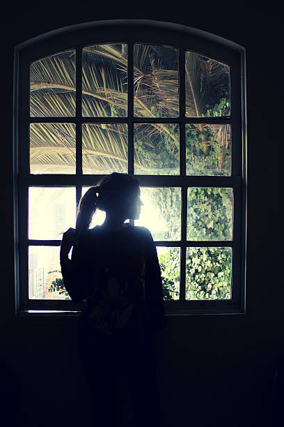 30k+ Girl Looking Out Window Pictures | Download Free Images on Unsplash