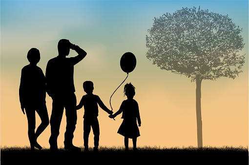 Ilustración De Familia Siluetas En La Naturaleza Y Más Vectores Libres