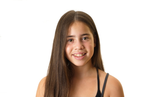 クリーンな笑顔のポートレート 12 歳の 10 代の少女 カットアウトのストックフォトや画像を多数ご用意 カットアウト カメラ