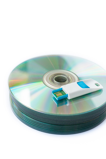 Usb 플래시 드라이브 적재형 Cd 격리 On 흰색 배경 0명에 대한 스톡 사진 및 기타 이미지 0명 Usb 케이블 가지