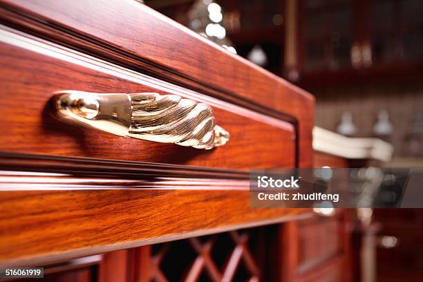 Lemari Kayu Dengan Laci Kosong Terbuka Foto Stok Unduh Gambar