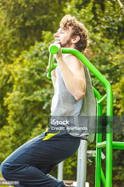 Photo Libre De Droit De Homme Faisant De Lexercice Sur Les Marches En