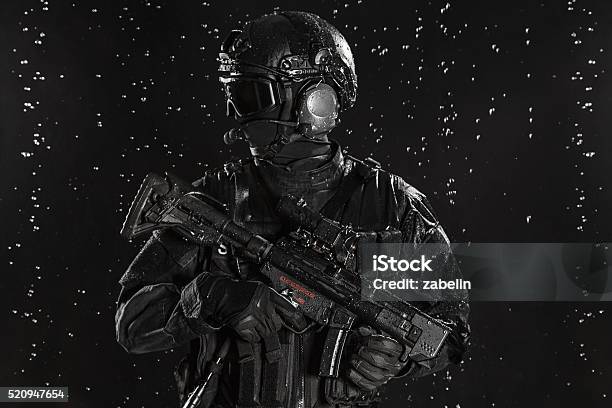Spec Ops을 경찰관 경찰관에 대한 스톡 사진 및 기타 이미지 경찰관 공격성 공포 무서움 Istock