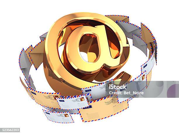 Email 컨셉입니다 골드 최소 기호까지 및 봉투를 흰색 바탕에 그림자와 0명에 대한 스톡 사진 및 기타 이미지 0명 3