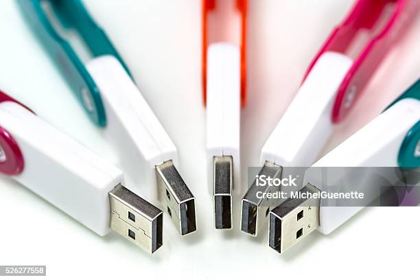 Usb 플래시 스토리지를 메모리 Usb 메모리에 대한 스톡 사진 및 기타 이미지 Usb 메모리 서류 정리 Usb 케이블
