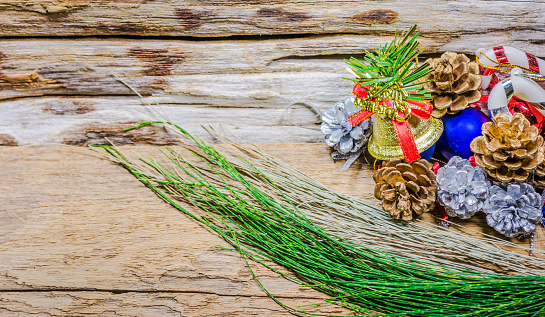 Chrismas Baubles 및 따라 Of 데커레이션 우드에 배경기술 0명에 대한 스톡 사진 및 기타 이미지 0명