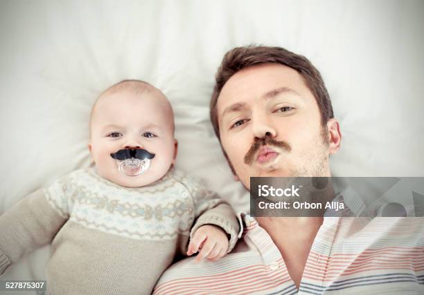 Photo Libre De Droit De Portrait Dun Père Et Son Fils Banque Dimages