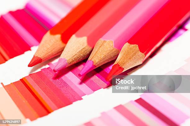 Pensil Berwarna Merah Dan Merah Muda Dan Bagan Warna Foto Stok - Unduh ... Pensil Berwarna Merah Dan Merah Muda Dan Bagan Warna Foto Stok - Unduh ...