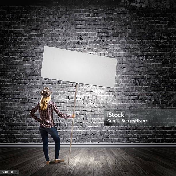 With 배너입니다 여자아이 광고에 대한 스톡 사진 및 기타 이미지 광고 길이 백인종 Istock
