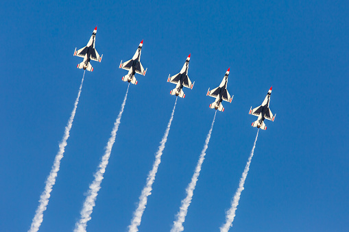 Usaf 에어제스처 보여주다 루틴을 수행할 미 공군 소속 공예비행단 Airshow에 대한 스톡 사진 및 기타 이미지