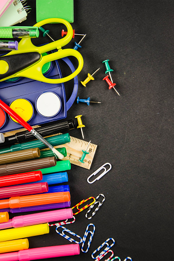 Back To School칠판 학교 장비를 표 0명에 대한 스톡 사진 및 기타 이미지 0명 개인 장식품 교육 Istock