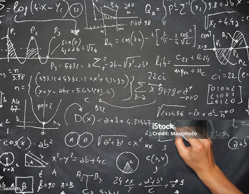 Tangan Guru Menulis Rumus Matematika Yang Rumit Di Papan Tulis Foto