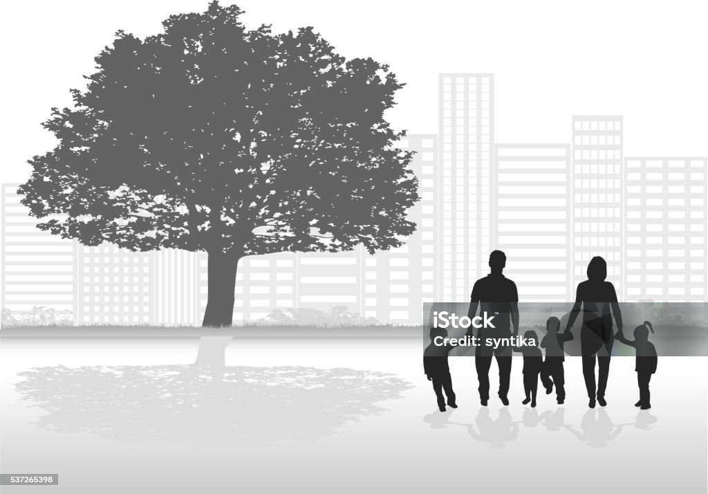 Ilustración De Familia Siluetas En La Naturaleza Y Más Vectores Libres