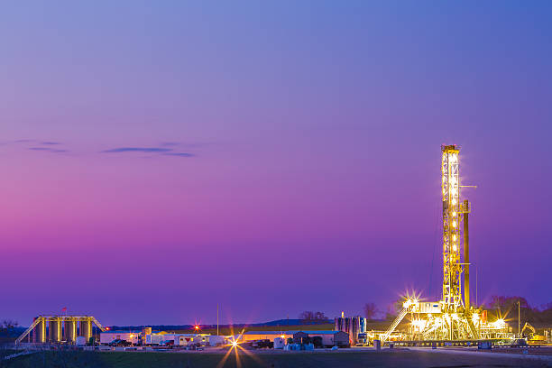 2 600 Bildbanksfoton Bilder Och Royaltyfria Bilder Med Shale Oil Istock