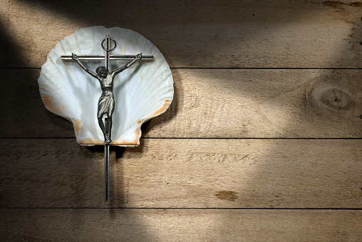 Crucifix On A Scallop Shell Pilgrimage Symbol Stock Photo - Download ... Crucifix On A Scallop Shell Pilgrimage Symbol Stock Photo - Download ...