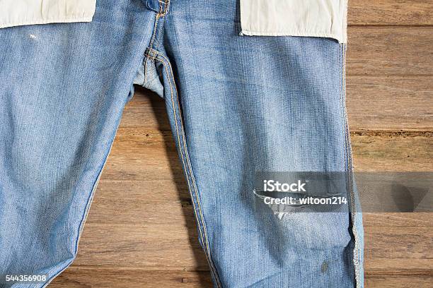 Jeans 적재형 따라 압살했다 배경기술 0명에 대한 스톡 사진 및 기타 이미지 0명 갈색 데님 Istock