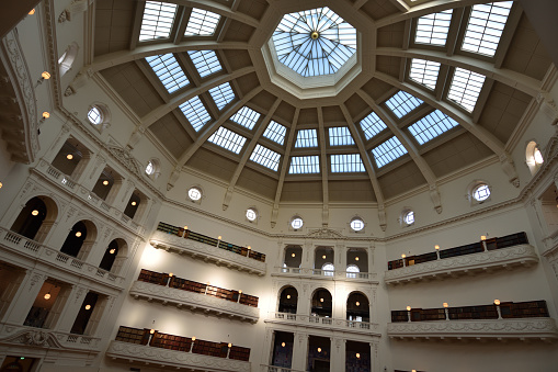 ห้องสมุดรัฐ Victoria Latrobe Reading Room เมลเบิร์น ออสเตรเลีย ภาพสต็อก ... ห้องสมุดรัฐ Victoria Latrobe Reading Room เมลเบิร์น ออสเตรเลีย ภาพสต็อก ...
