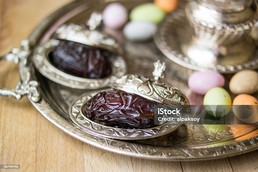 Buah Kurma Kering Medjool Makanan Ramadhan Foto Stok - Unduh Gambar ... Buah Kurma Kering Medjool Makanan Ramadhan Foto Stok - Unduh Gambar ...