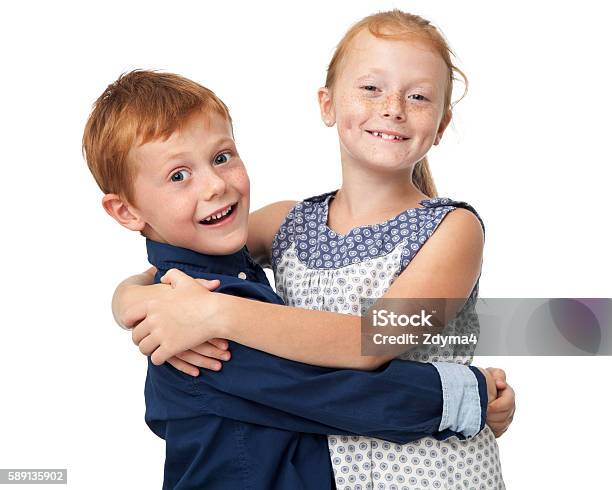 Photo Libre De Droit De Mignon Frère Rousse Frère Et Sœur Sont