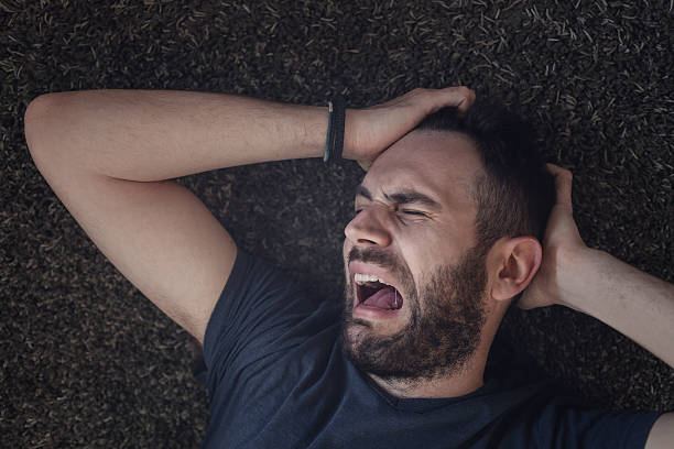 3 100 Hysterical Crying Photos Taleaux Et Images Libre De Droits Istock