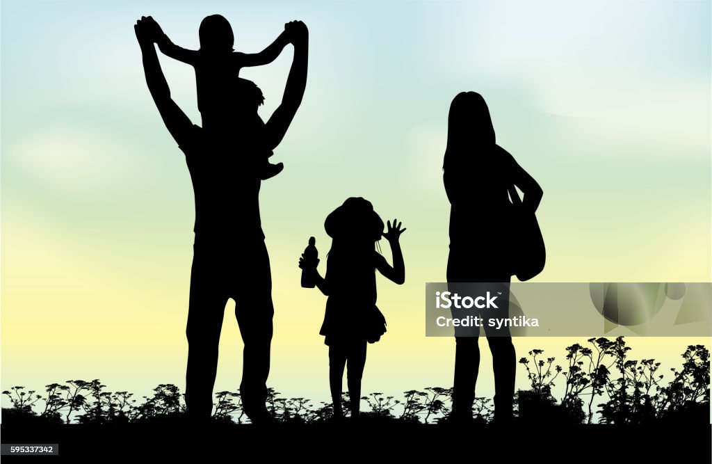Ilustración De Familia Siluetas En La Naturaleza Y Más Vectores Libres
