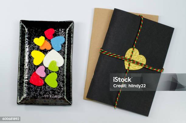 Notebook Kertas Daur Ulang Membuka Penutup Depan Pada Latar Belakang