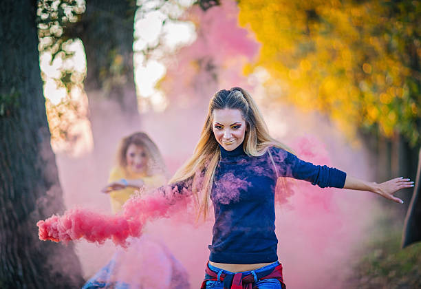 Cute Girl Smoking Pictures | Download Free Images on Unsplash