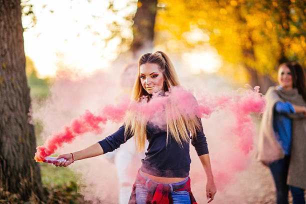 Cute Girl Smoking Pictures | Download Free Images on Unsplash